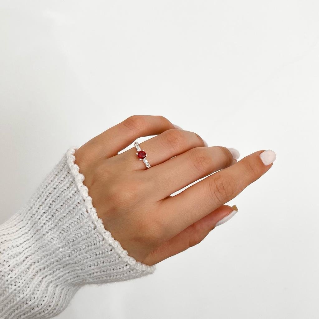 Anel Solitário Cravejado Zircônia Vermelha Rubi em prata 925